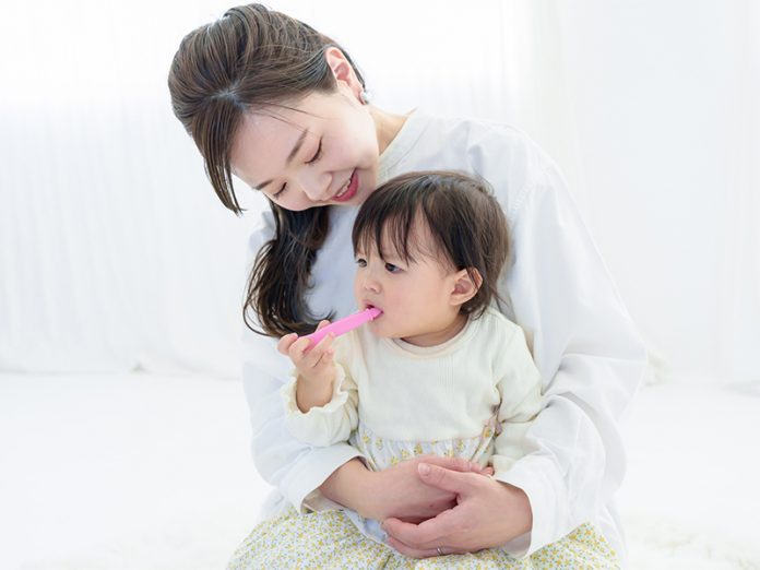 兒童牙膏幾歲開始用？何時看牙醫？0-6歲口腔保健全攻略 - YODEE